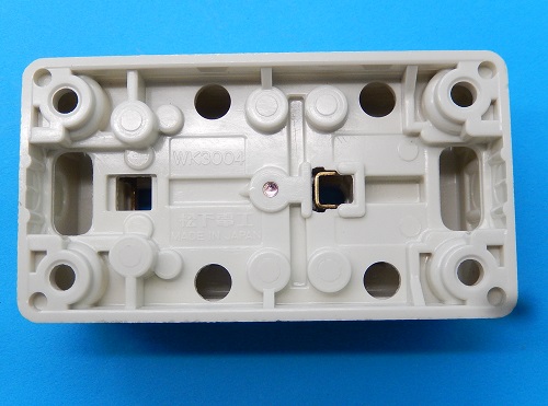 WK3004W 接地ダブルコンセント 松下電工 ランクS中古品 / FA機器・制御機器の買取、販売はワイデンへ