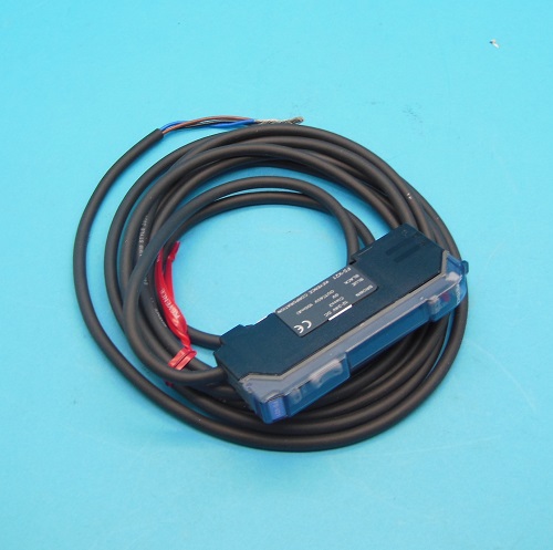 FS-V21 ファイバアンプ(親機 NPN) キーエンス ランクS中古品 / FA機器・制御機器の買取、販売はワイデンへ