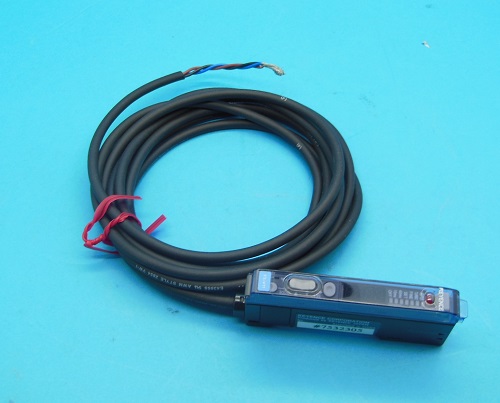 FS-V11 ファイバアンプ(親機 NPN) キーエンス ランクS中古品 / FA機器・制御機器の買取、販売はワイデンへ