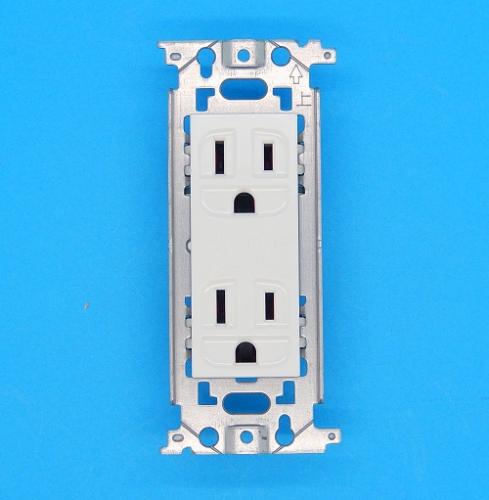 WN1512K(2個入) 埋込接地ダブルコンセント パナソニック ランクS中古品 / FA機器・制御機器の買取、販売はワイデンへ