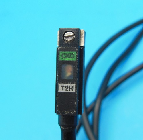 FA機器・制御機器の買取、販売はワイデンへ / SW-T2H 1m (黒) シリンダスイッチ CKD ランクS中古品