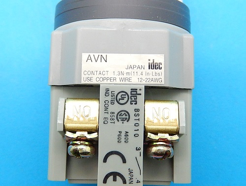 AVN311NR 30φ 非常停止押ボタン IDEC 未使用品 / FA機器・制御機器の買取、販売はワイデンへ
