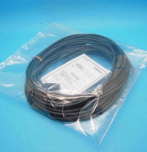 E3Z-T61 5m アンプ内蔵形光電センサ(小型) オムロン ランクS中古品 / FA機器・制御機器の買取、販売はワイデンへ