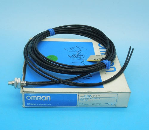 E32-D51 2m ファイバユニット オムロン ランクS中古品 / FA機器・制御機器の買取、販売はワイデンへ